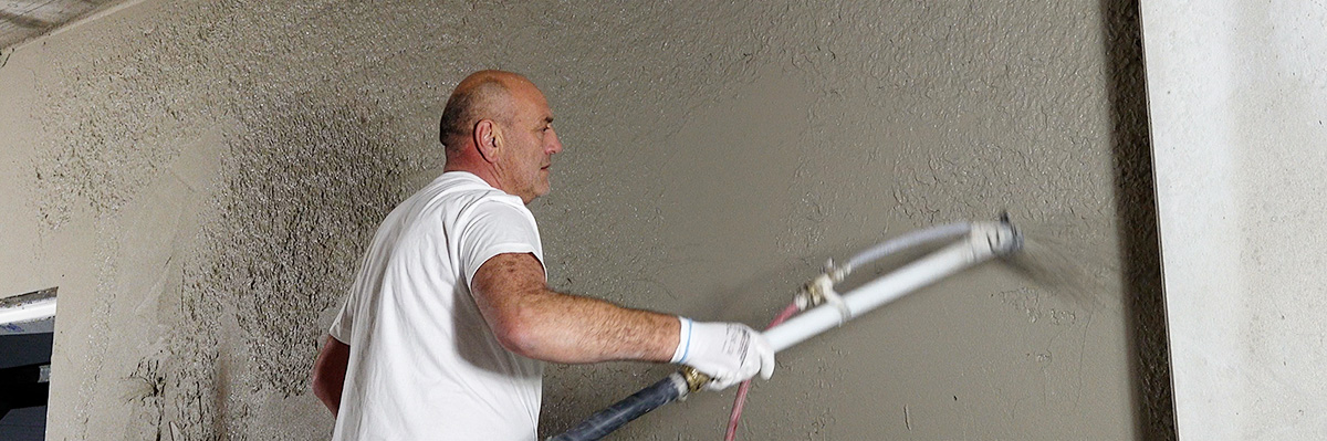 Innenwand richtig verputzen - Kalk-Zement-Putz | Verputzen und ...